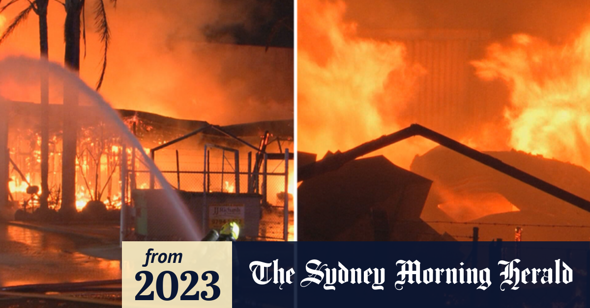 Video: Investigation begins after huge fire destroys Melbourne factory