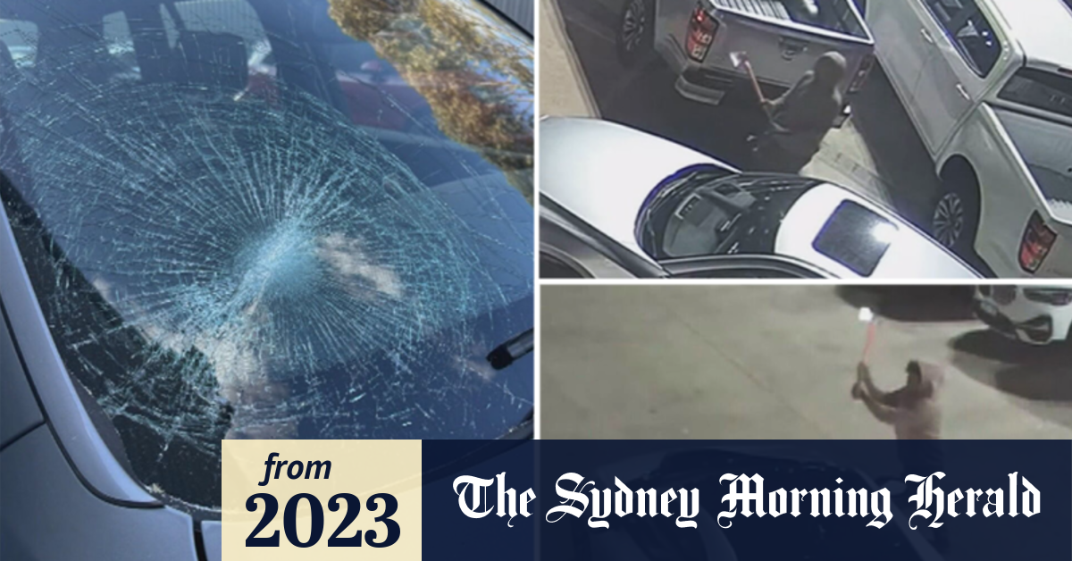 Video: Police seek axe-wielding man who smashed vehicles in Melbourne