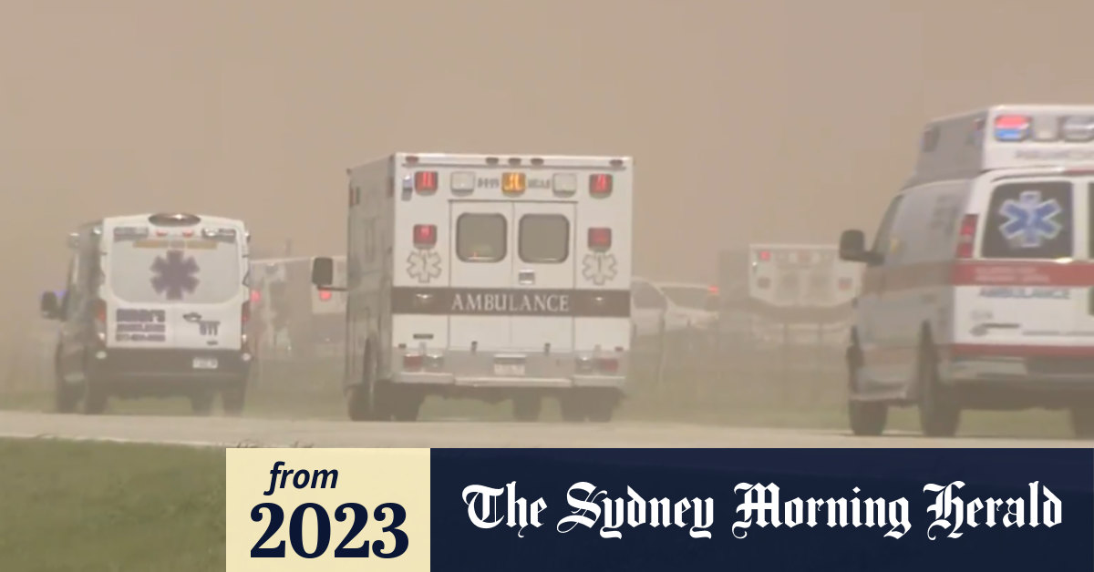 Video: Freak US dust storm causes car pile-up
