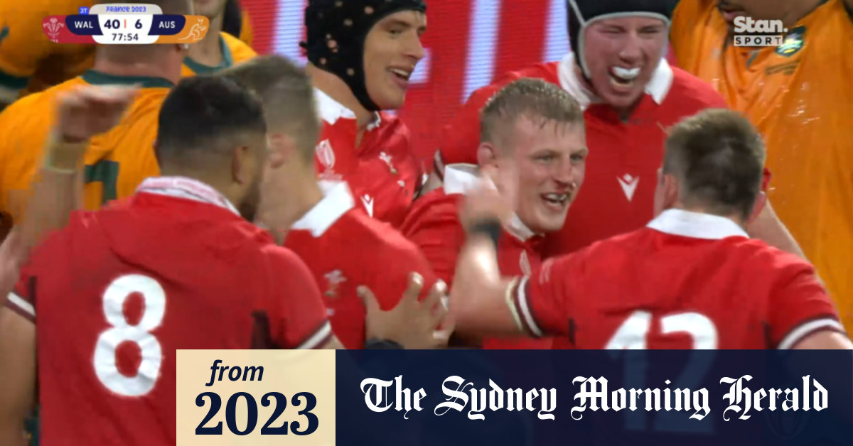 Video: Wales sink knife into Wallabies with final try