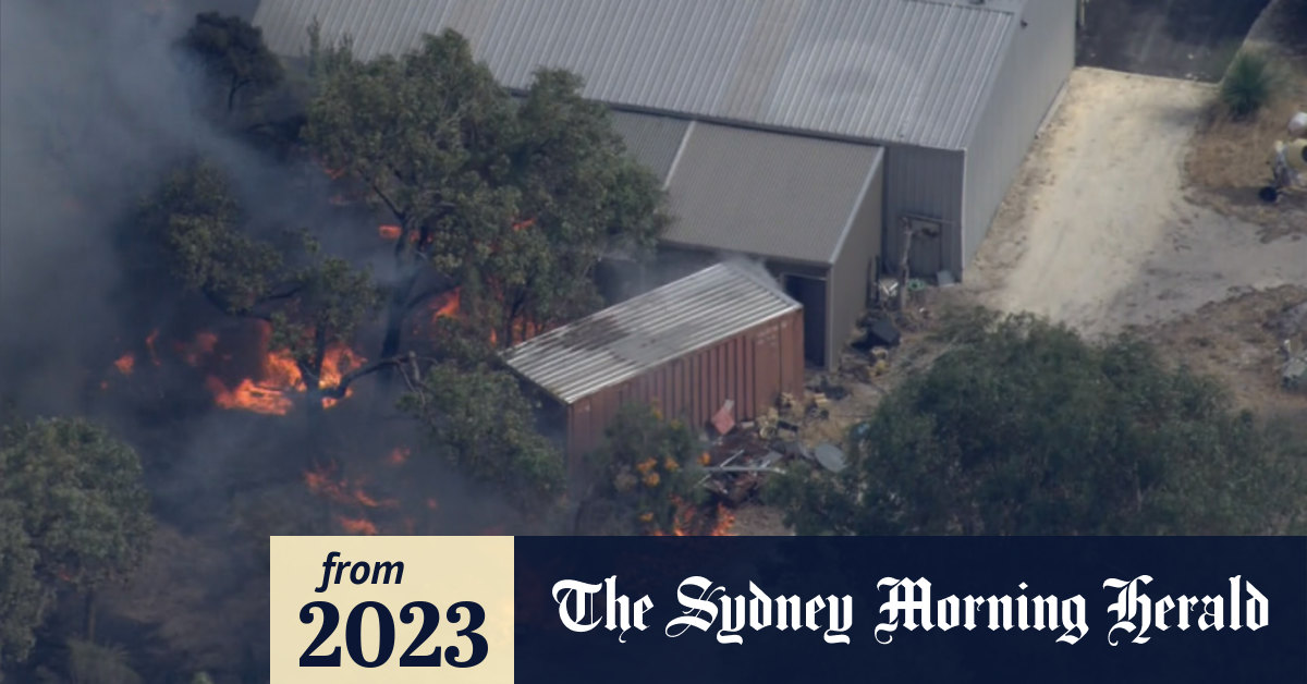 Video: Emergency warnings remain in place as bushfires move across Perth