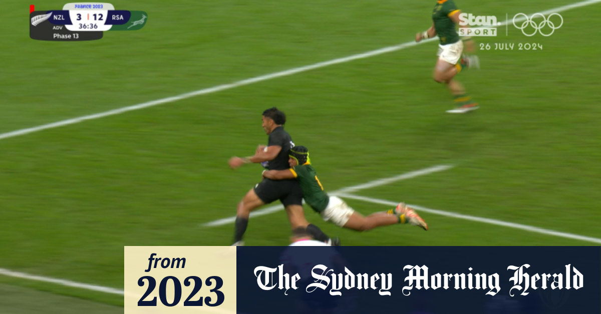 Video: Springboks' epic try-saving tackle on All Black