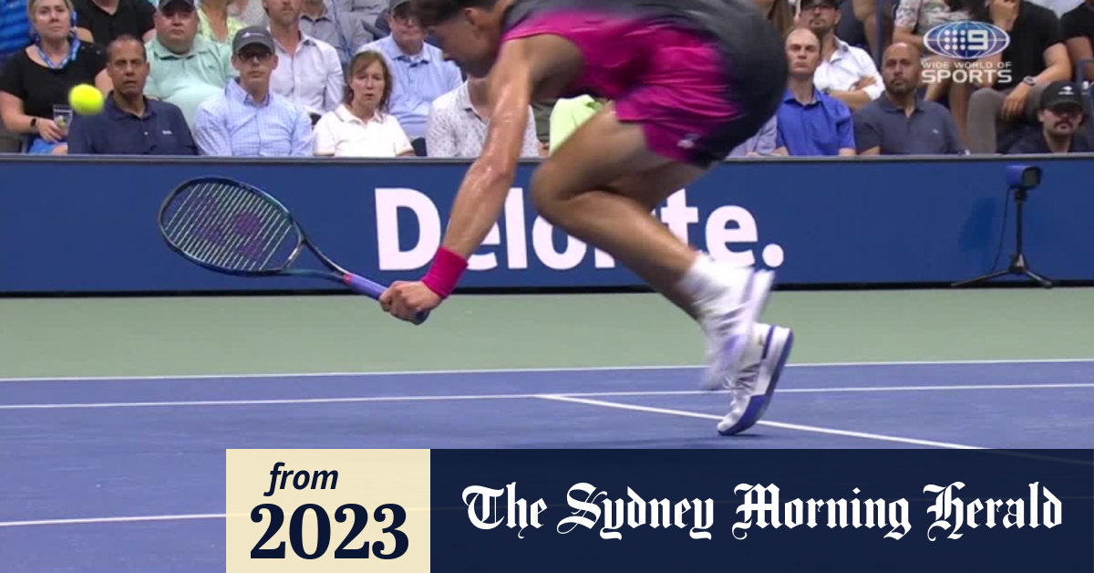 Video: Star gets away with double hit