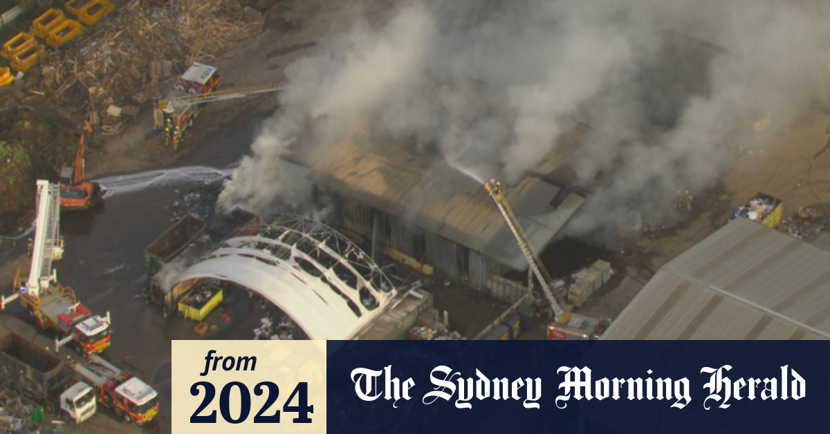 Video: Crews fighting dangerous factory fire in Melbourne