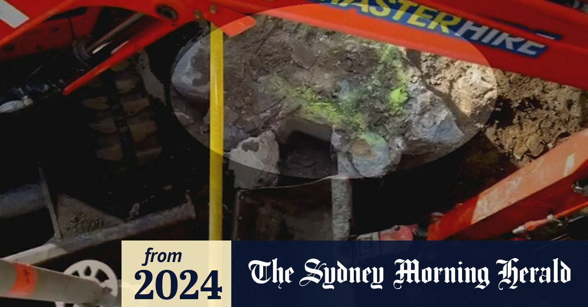 Video: Fears construction site contaminated with asbestos