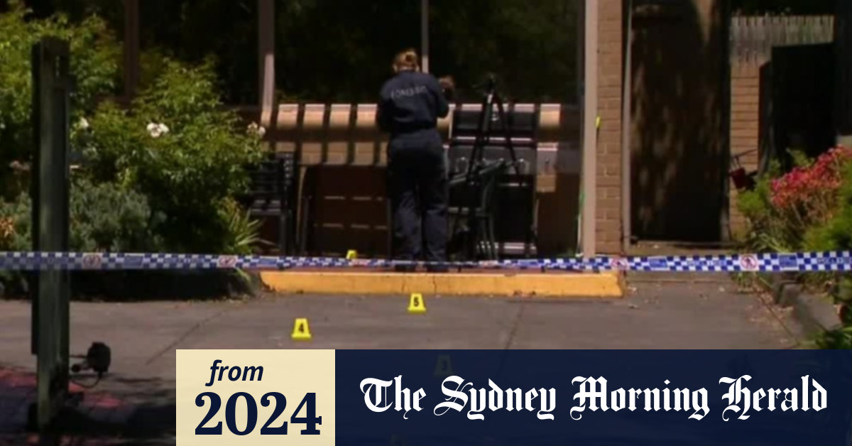 Video: Homicide police investigate man's death in Melbourne