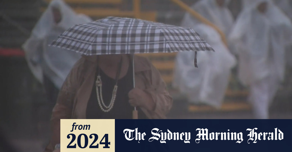 Video: Famous Victorian running race almost cancelled amid wild weather