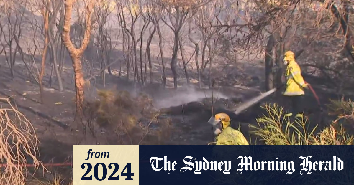 Video: Bushfire puts WA residents on alert