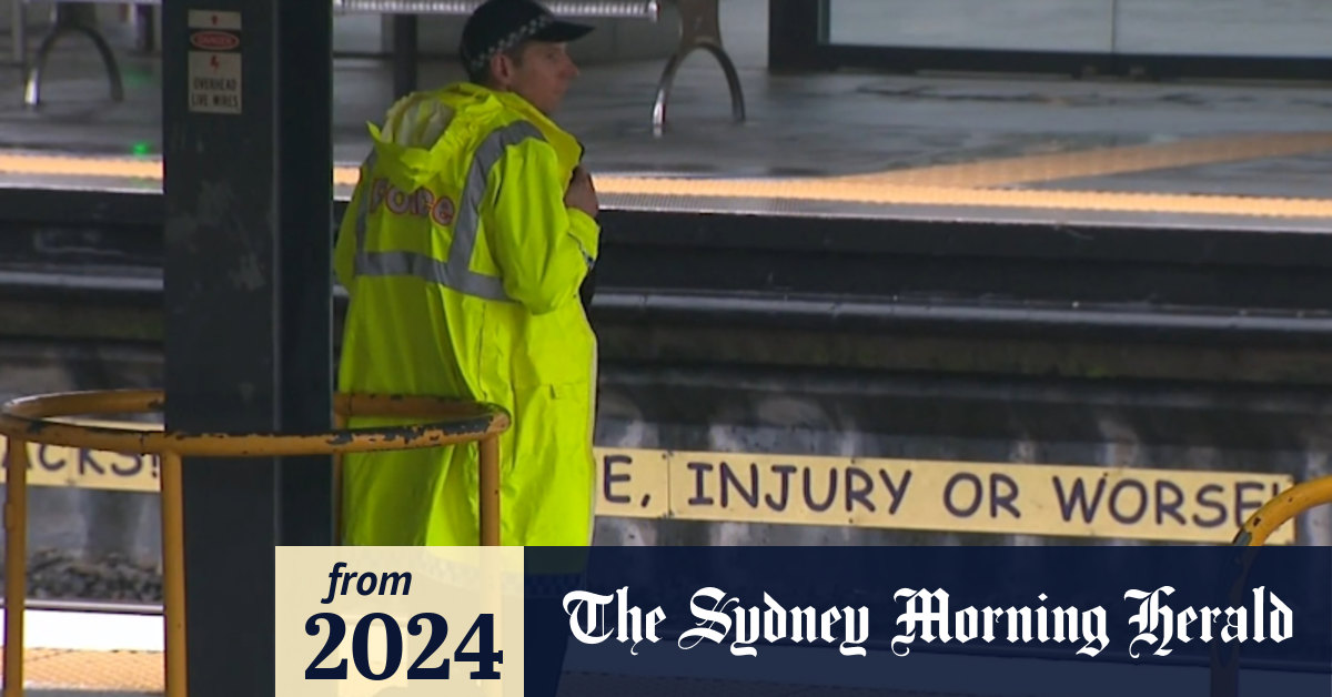 Video: Major delays after train breaks down