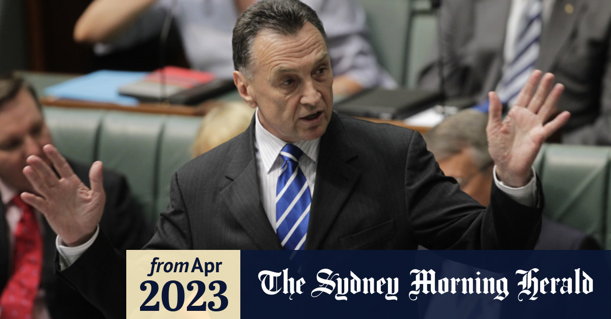 Video: The time Craig Emerson burst into song