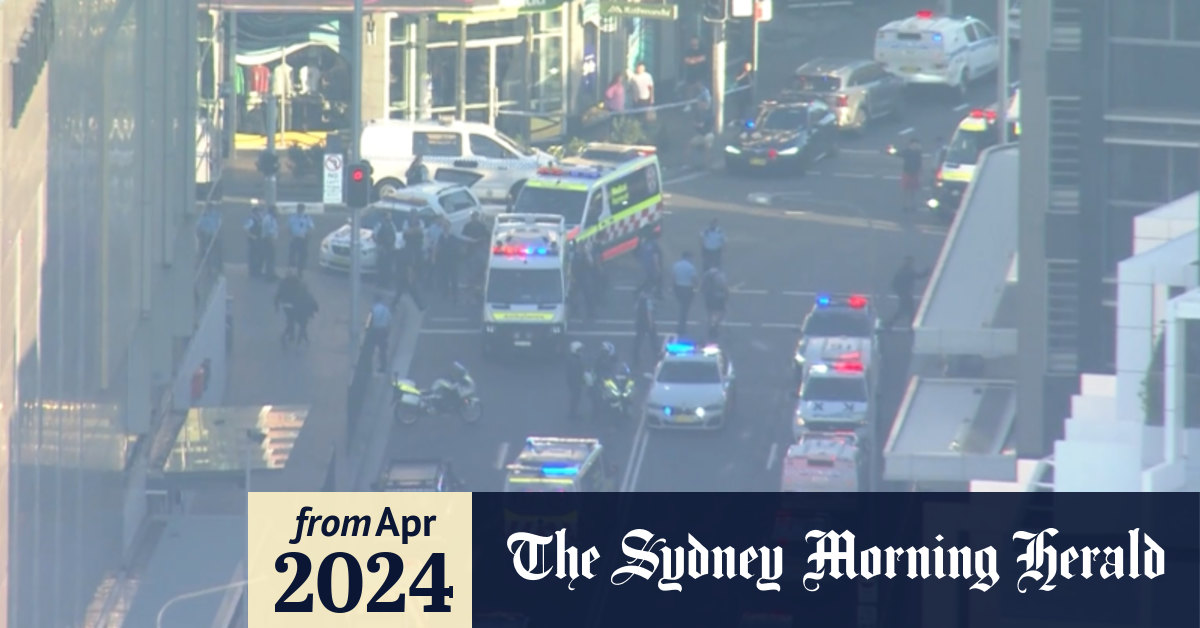 Video: Major police incident at Sydney shopping centre