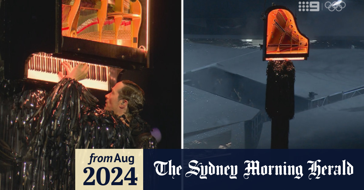 Video: Flying piano stuns incredible closing ceremony