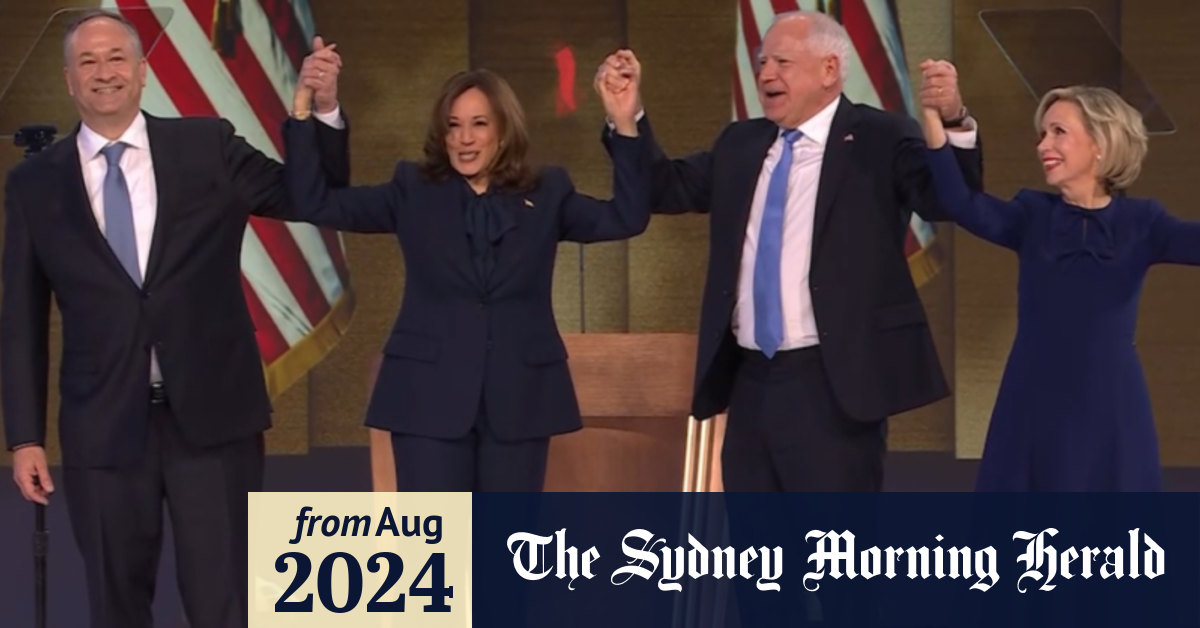 Video: Kamala Harris, Doug Emhoff, Tim Walz and Gwen Walz hold hands