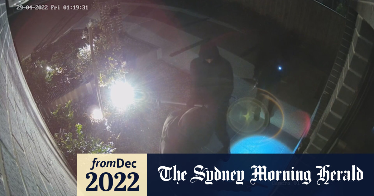 Video: Victoria Police release extraordinary CCTV footage of home invasion