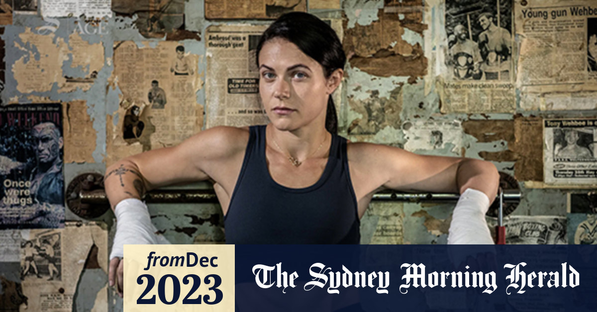 Video: Amateur boxer Kadee Hollis fights at The Paddo Punch On