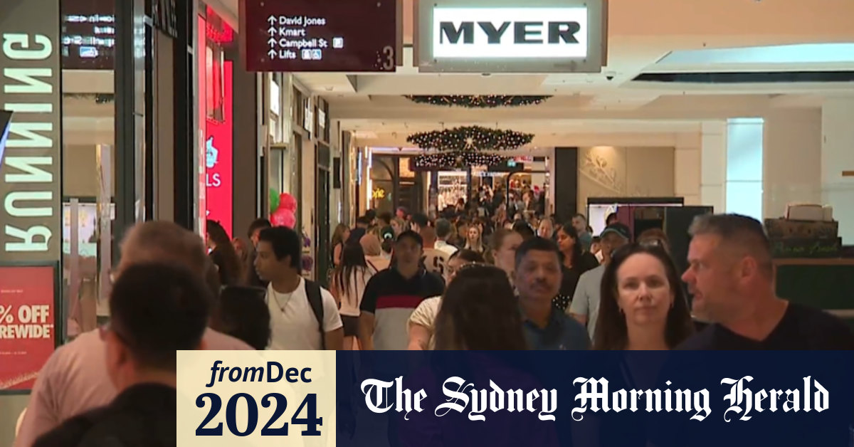 Video: Thousands hit the shops for Boxing Day sales