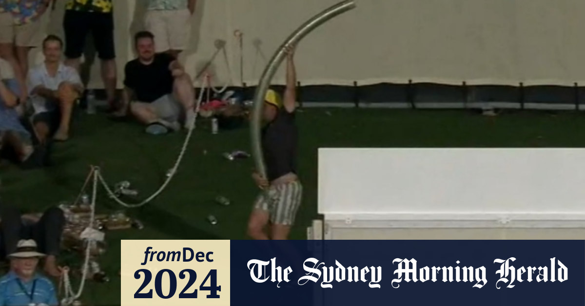 Video: Beer snake man apologises for interruption