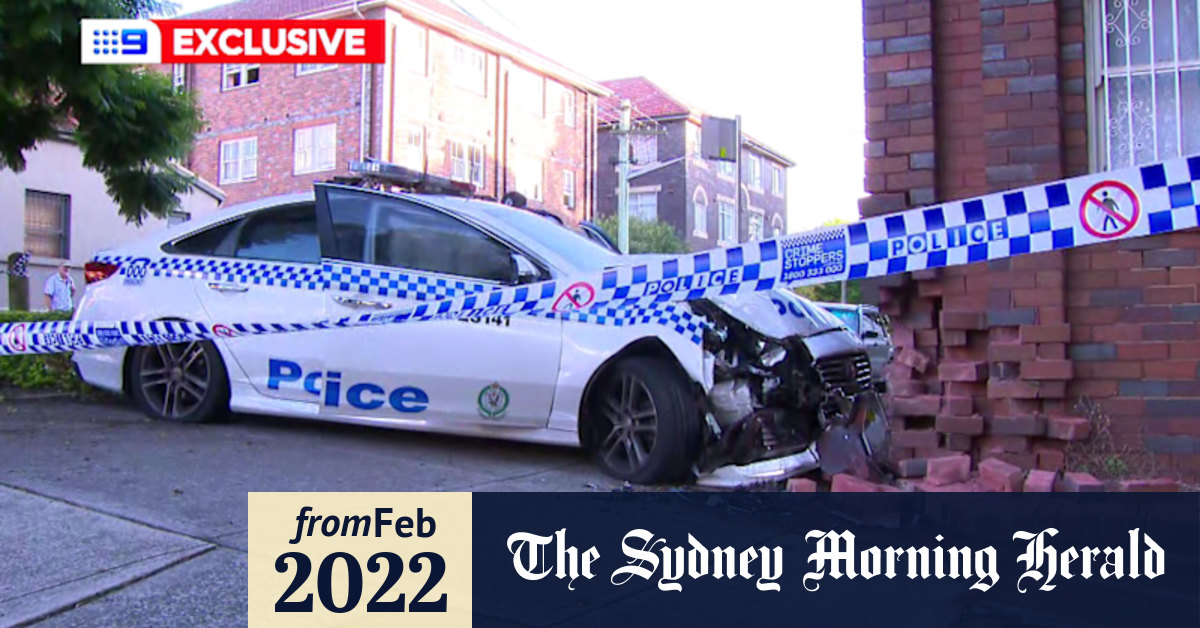 Video: Police officers injured in car crash