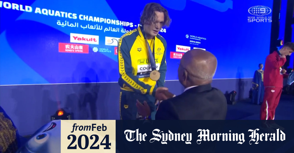 Video: Isaac Cooper crowned World Champion: 50m Backstroke medal ceremony