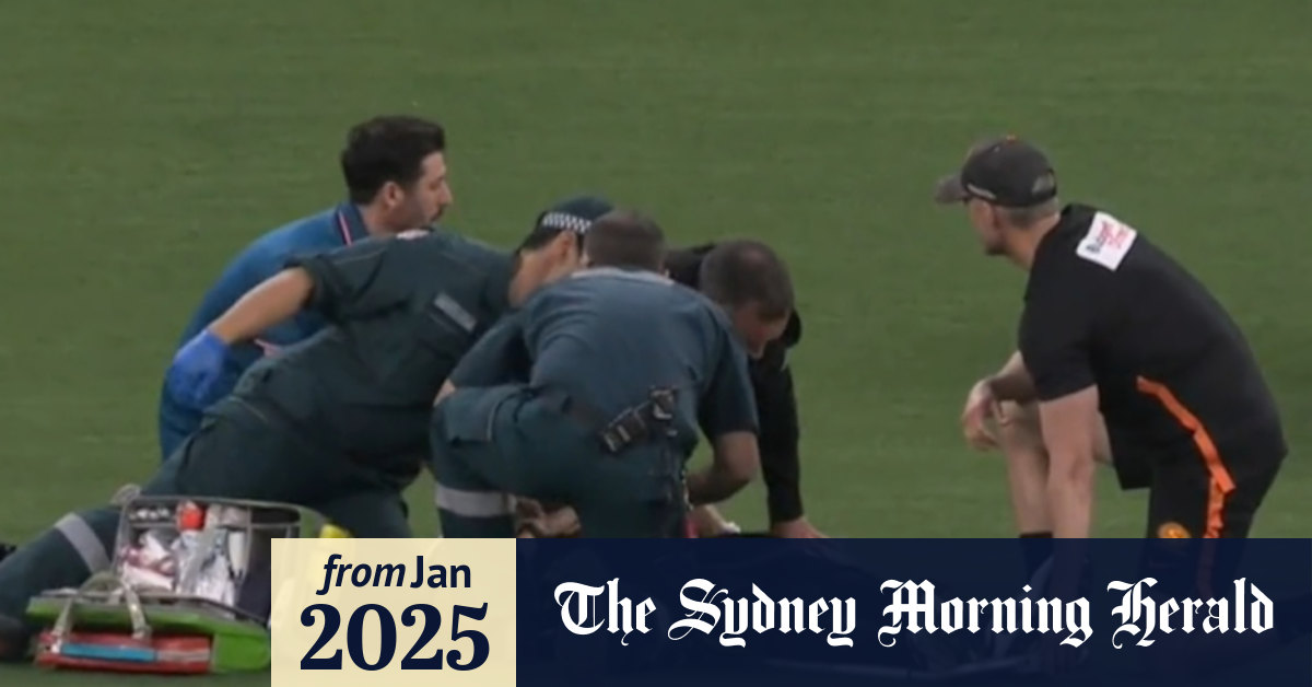 Video: Aussie cricketers left with concussion after head clash