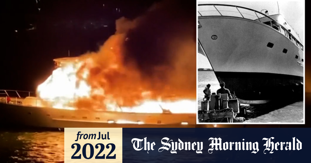 Video: Boat fire on Sydney Harbour