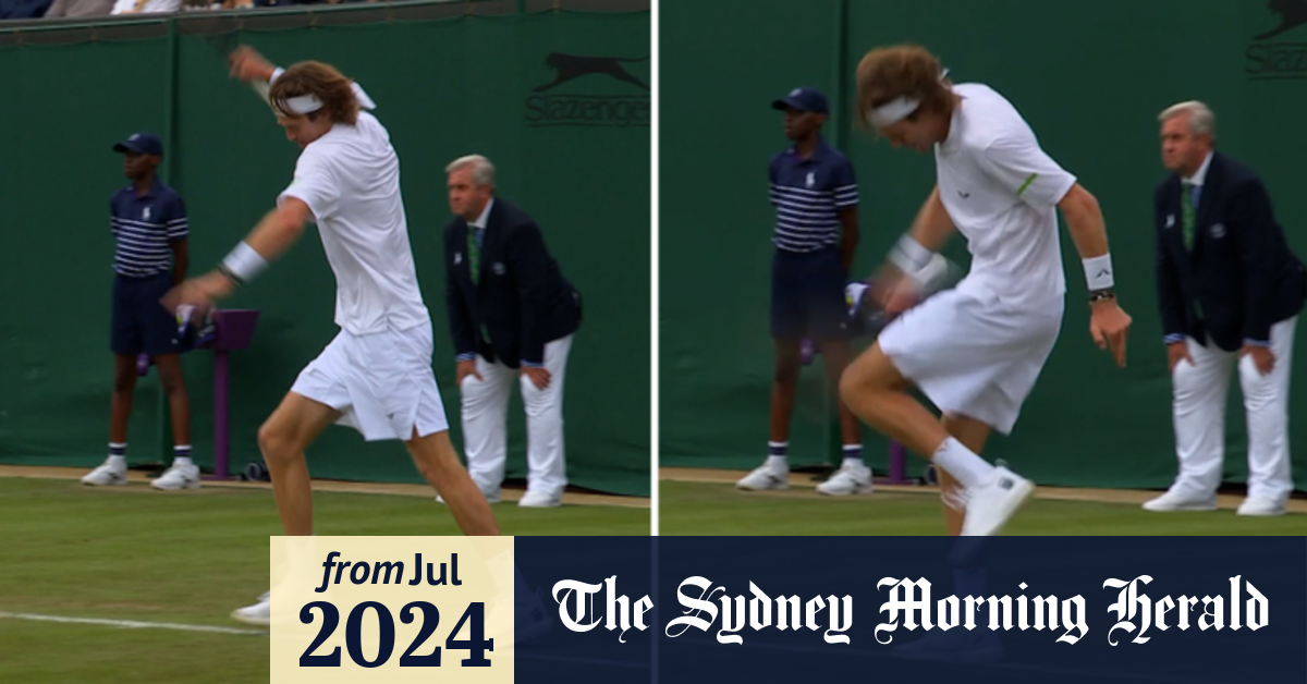Video: Rublev hits himself seven times with racquet