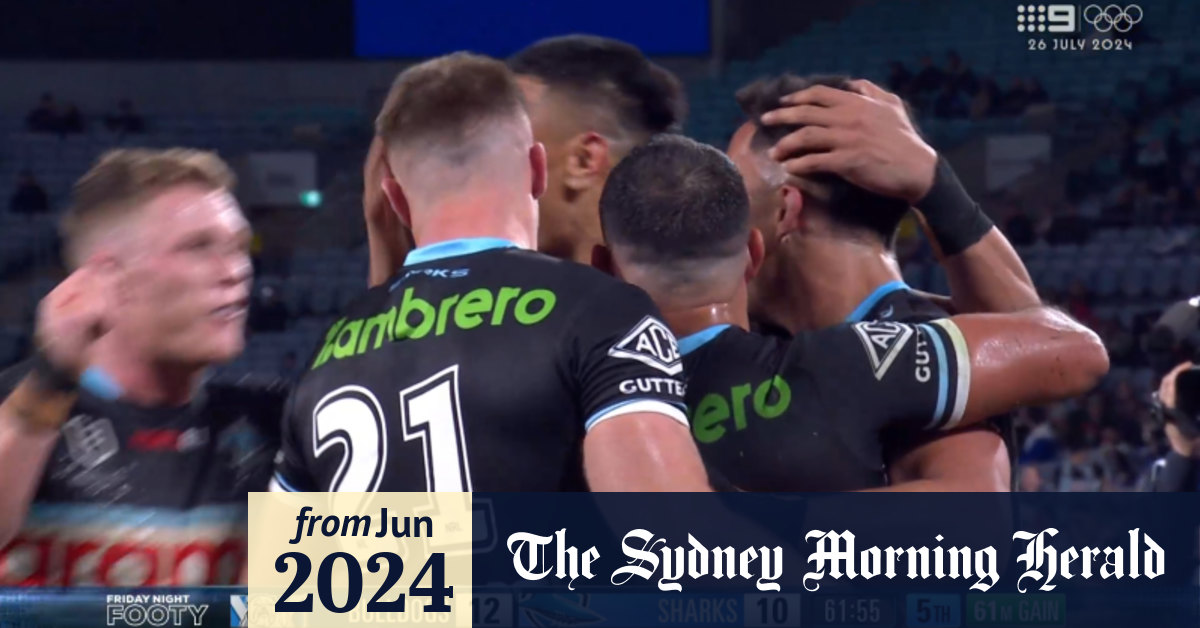 Video: Trindall dives over for miracle try