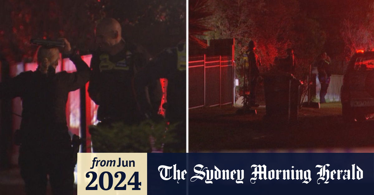 Video: Murder investigation launched in Melbourne after man dies at home