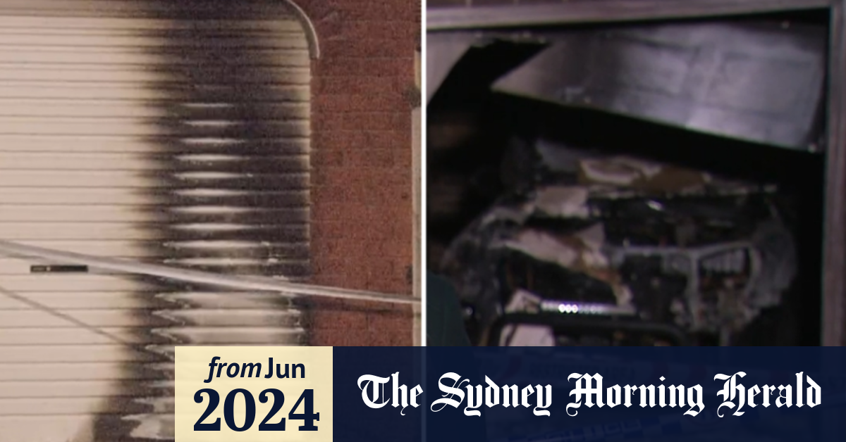 Video: Two garages set alight in suspected double arson attack in Melbourne