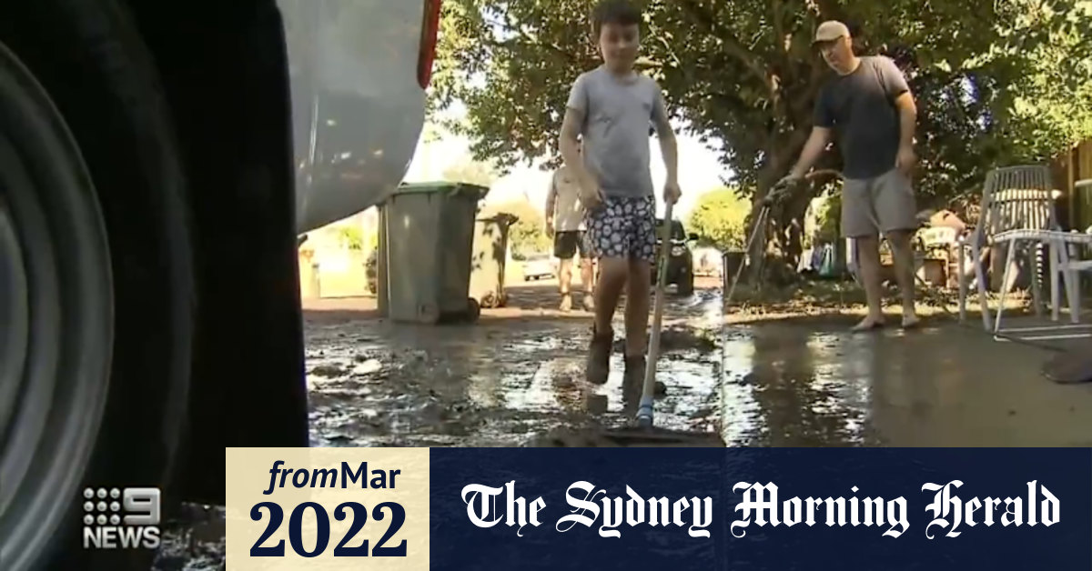 Video: Queensland's Mud Army returns to tackle flood devastation