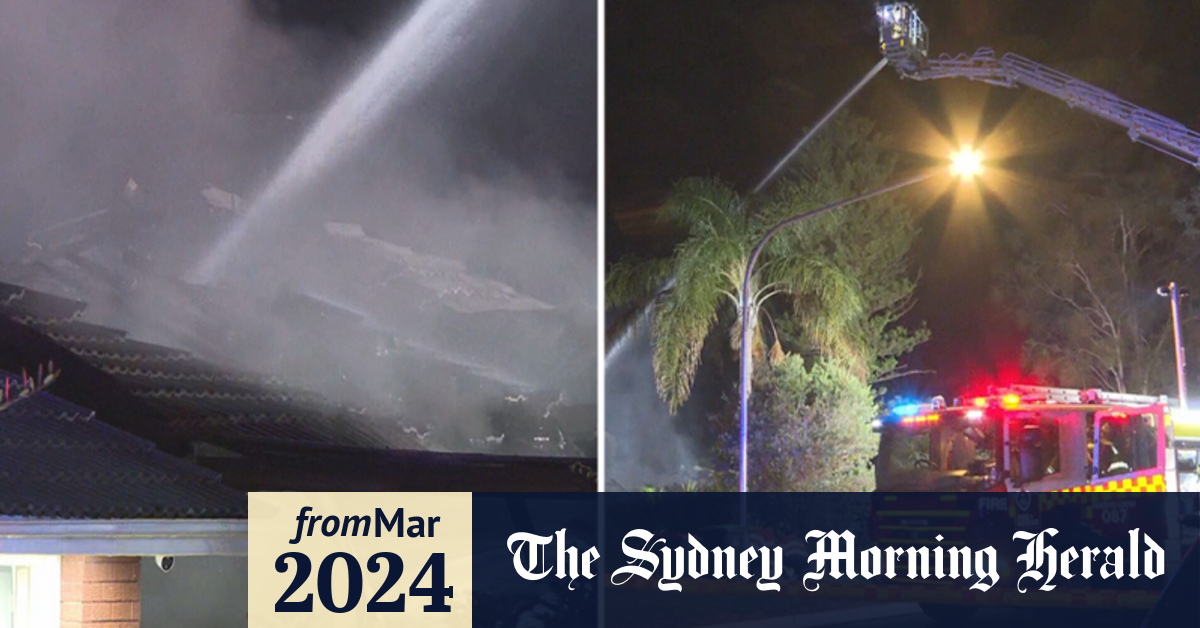 Video: House destroyed by fire in Sydney
