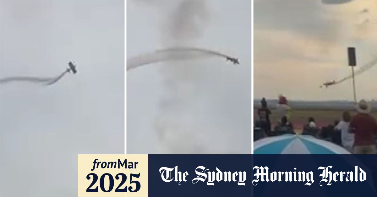 Video: Plane crashes during performance at Avalon Airshow