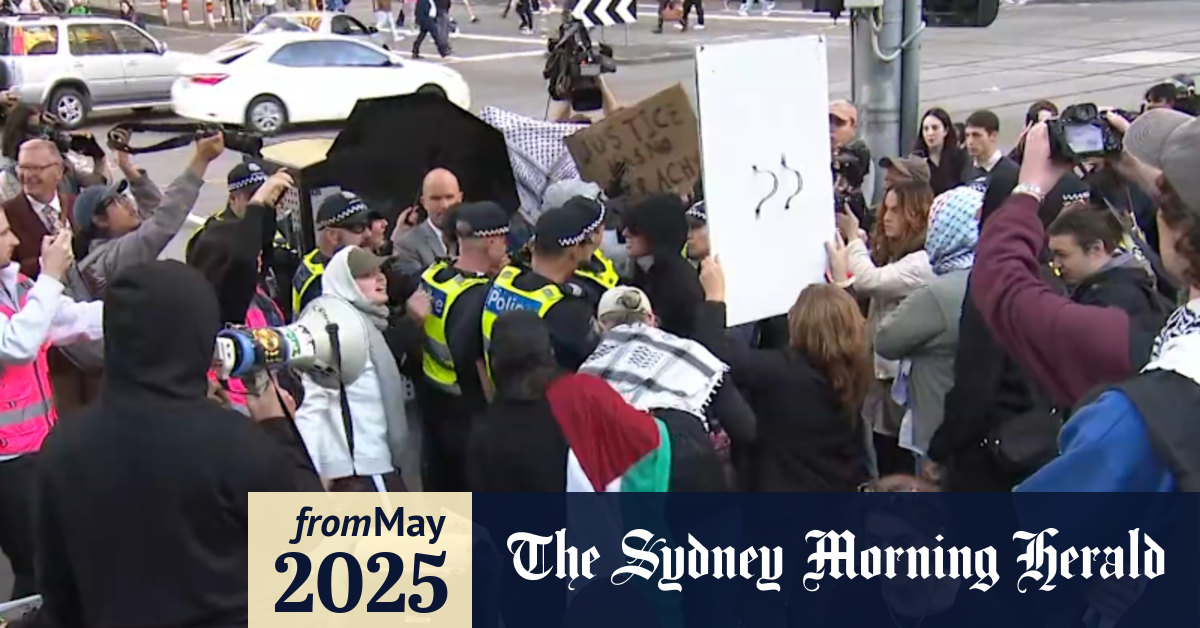 Video: Anti-police activists protest in Melbourne