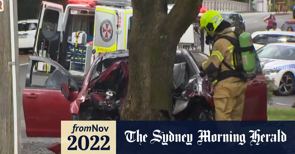 Video: Five teens in critical condition after car hit tree in north Sydney