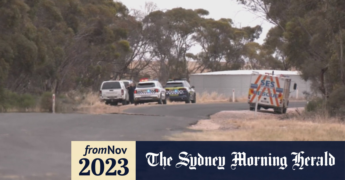 Video: Two dead in truck, motorhome crash in regional Victoria
