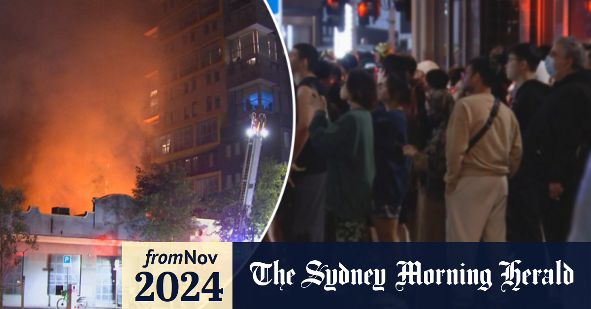 Video: Up to 150 people evacuated after massive factory fire in Melbourne