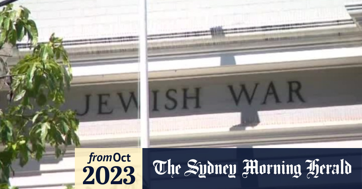 Video: Three men arrested outside of Sydney Jewish Museum for alleged ...