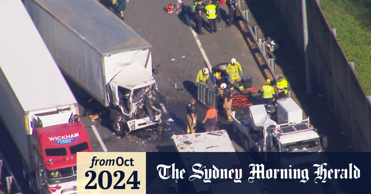 Video: Multi-vehicle crash causes havoc on Logan Motorway