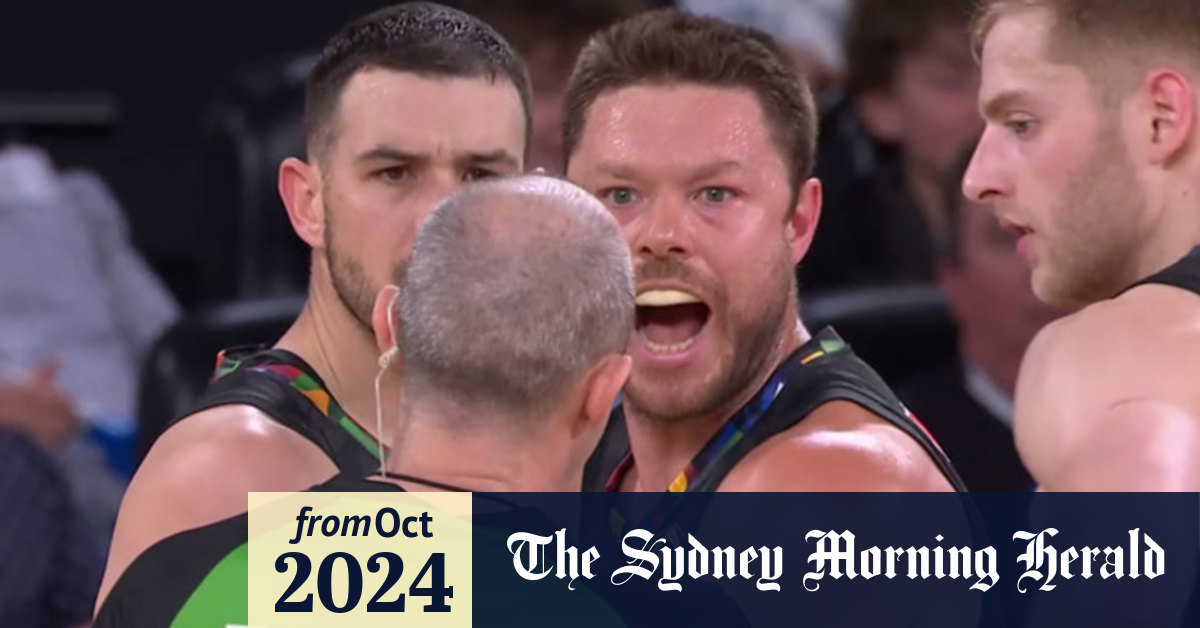 Video: Melbourne United's Chris Goulding clashes with Melbourne Phoenix ...