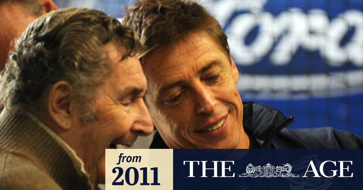 Video: Geelong's Bob Davis dies aged 82