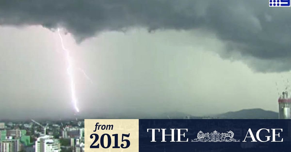 Video: Flash storm hits the south east
