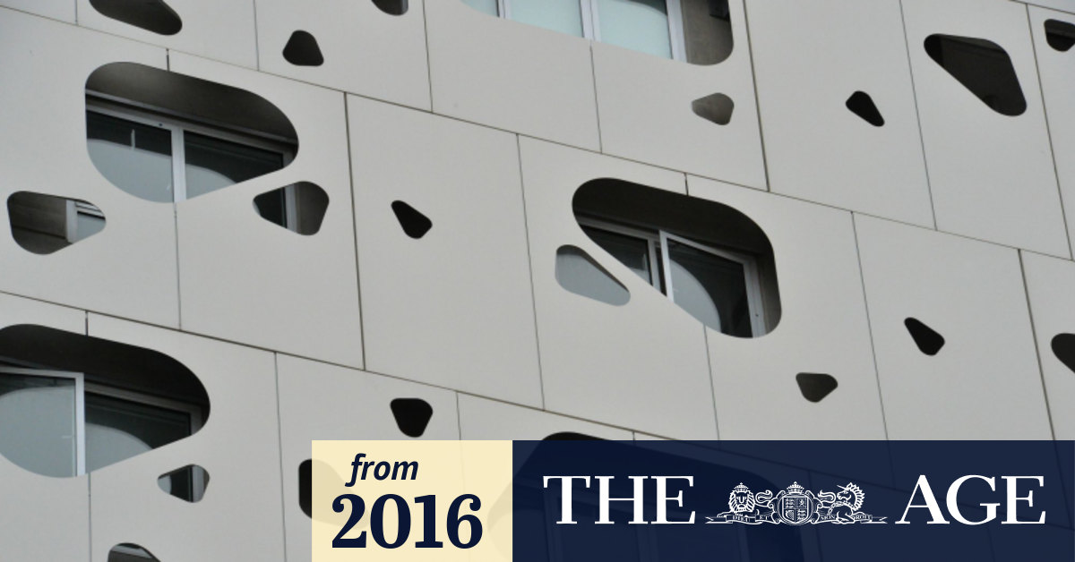 New flammable cladding threat for Melbourne apartments