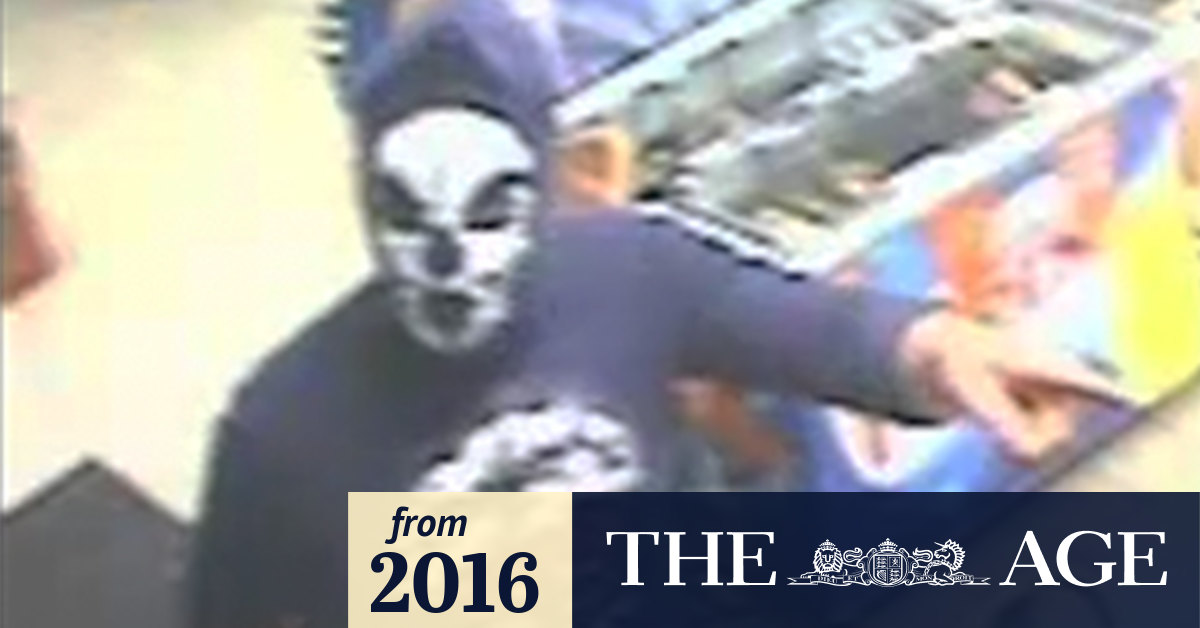 Video: CCTV: Skeleton-masked robber targets Patterson Lakes