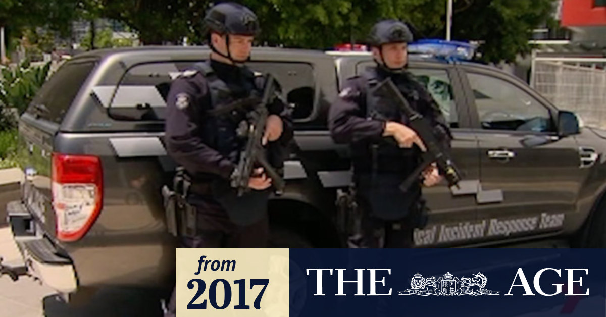 Video: Police with sub-machine guns will patrol Christmas shoppers
