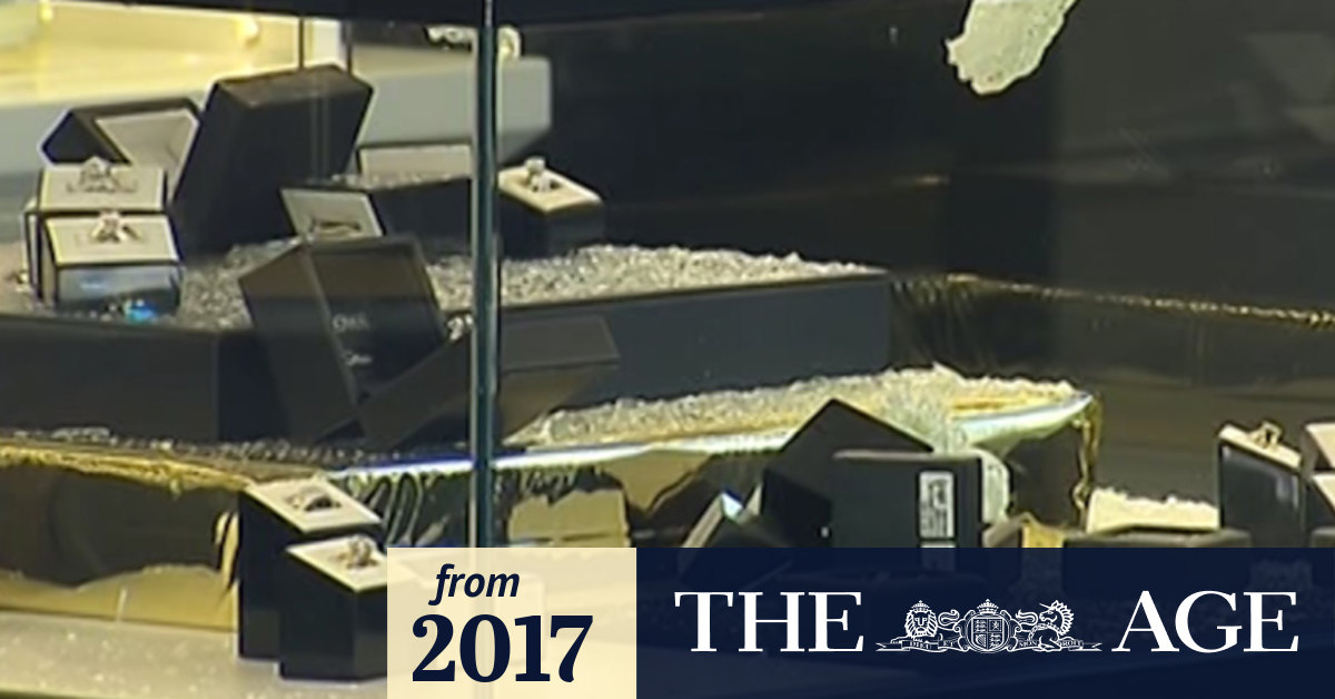 Video: Brazen jewellery theft in Canterbury