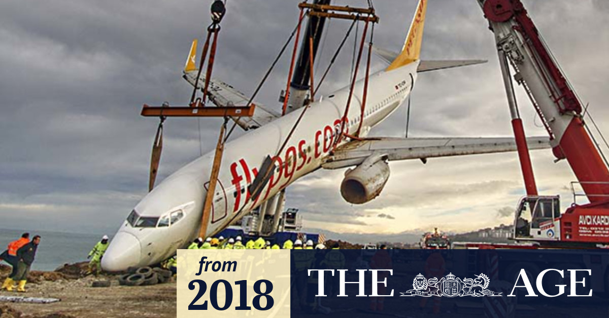 Video: Turkey plane skids over cliff