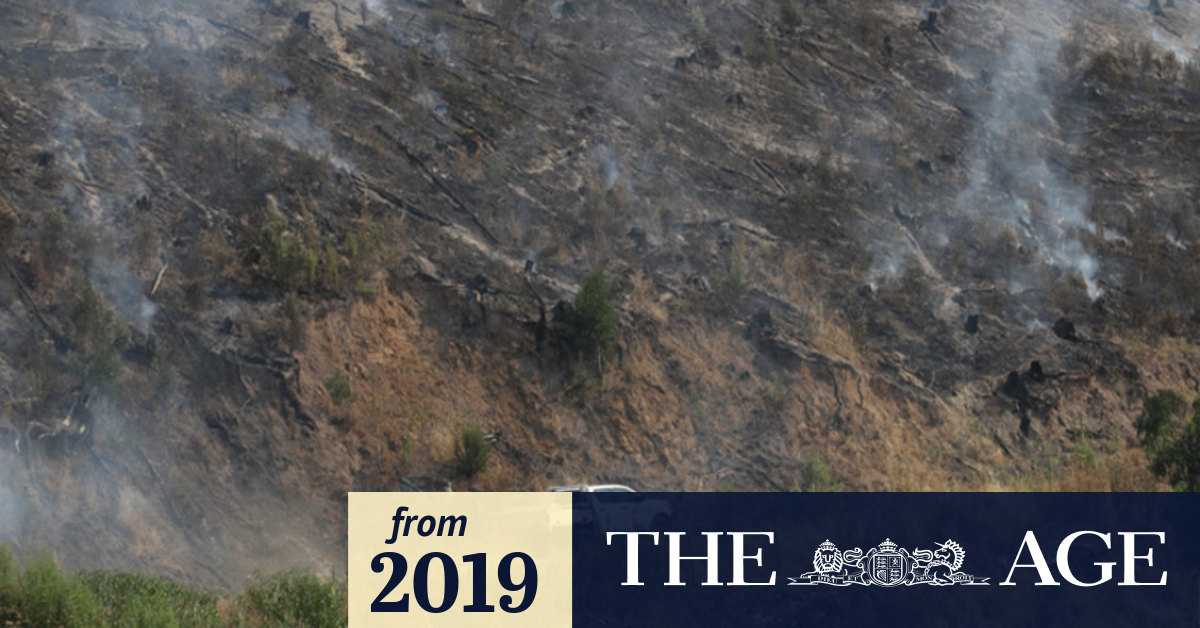 Video: Fires continue to burn across Victoria