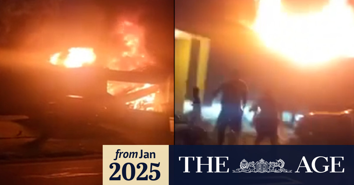 Video: Chaotic scene greets firefighters at Truganina house fire