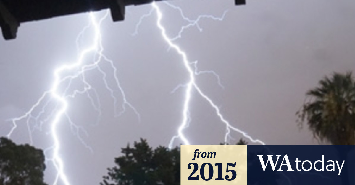 Thunderstorms in Perth blacks out more than 24,000 homes, grounds planes