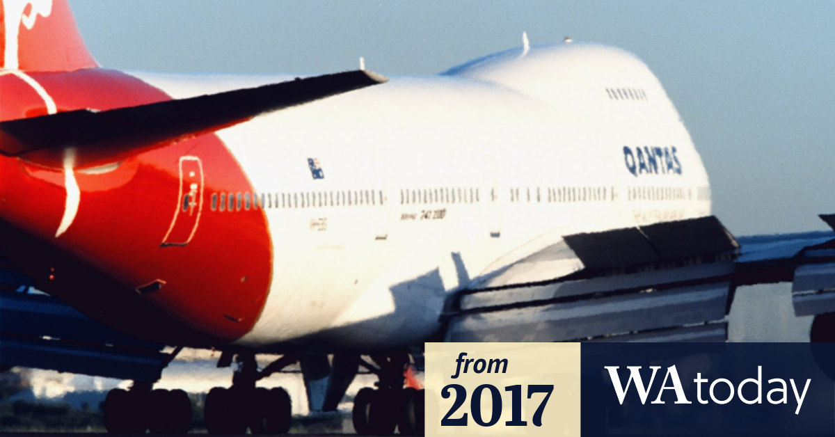 Passengers kicked off Qantas Perth flight because 'plane was too heavy'